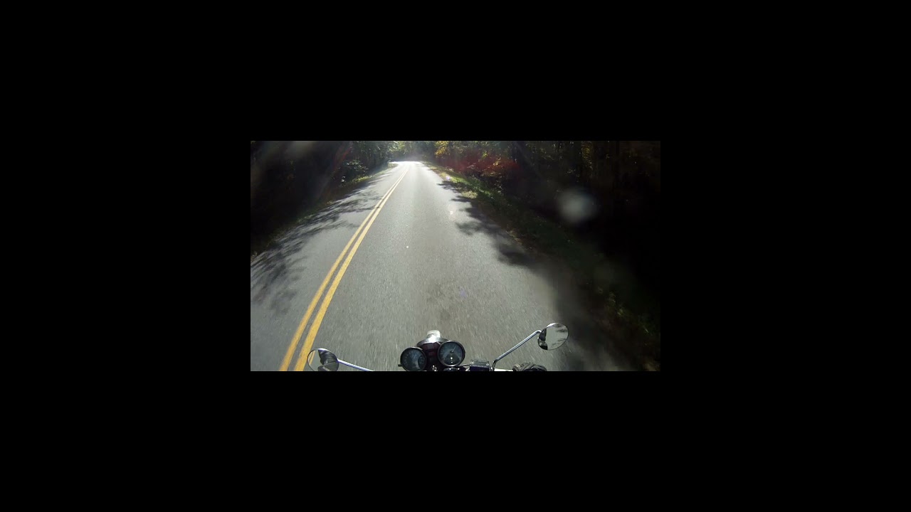 Yamaha RD400 autumn backroad run - YouTube