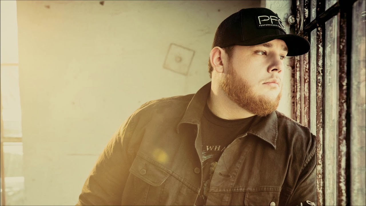Luke Combs - Does to Me (featuring Eric Church) - YouTube
