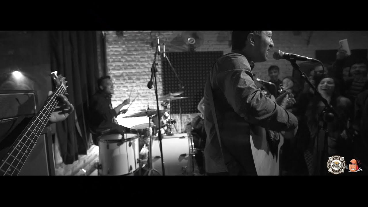 Topi - Thorai (Live at Beers N' Cheers) - YouTube