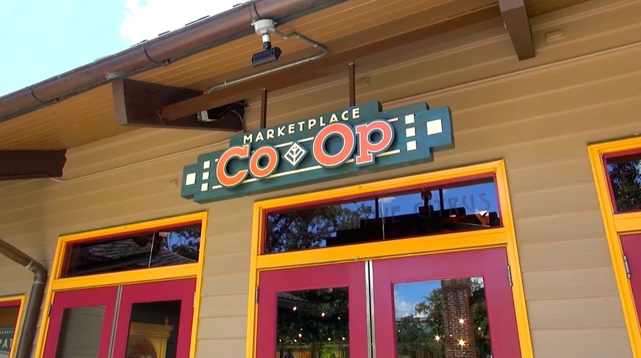 New Marketplace Co Op Retail Store at Downtown Disney, Walt Disney ...