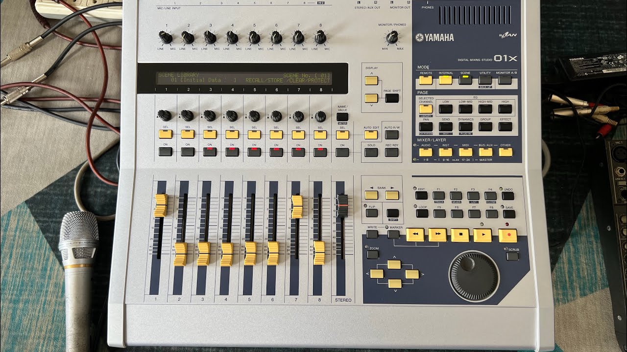 Mixer số Yamaha 01x hàng bãi made in japan - YouTube