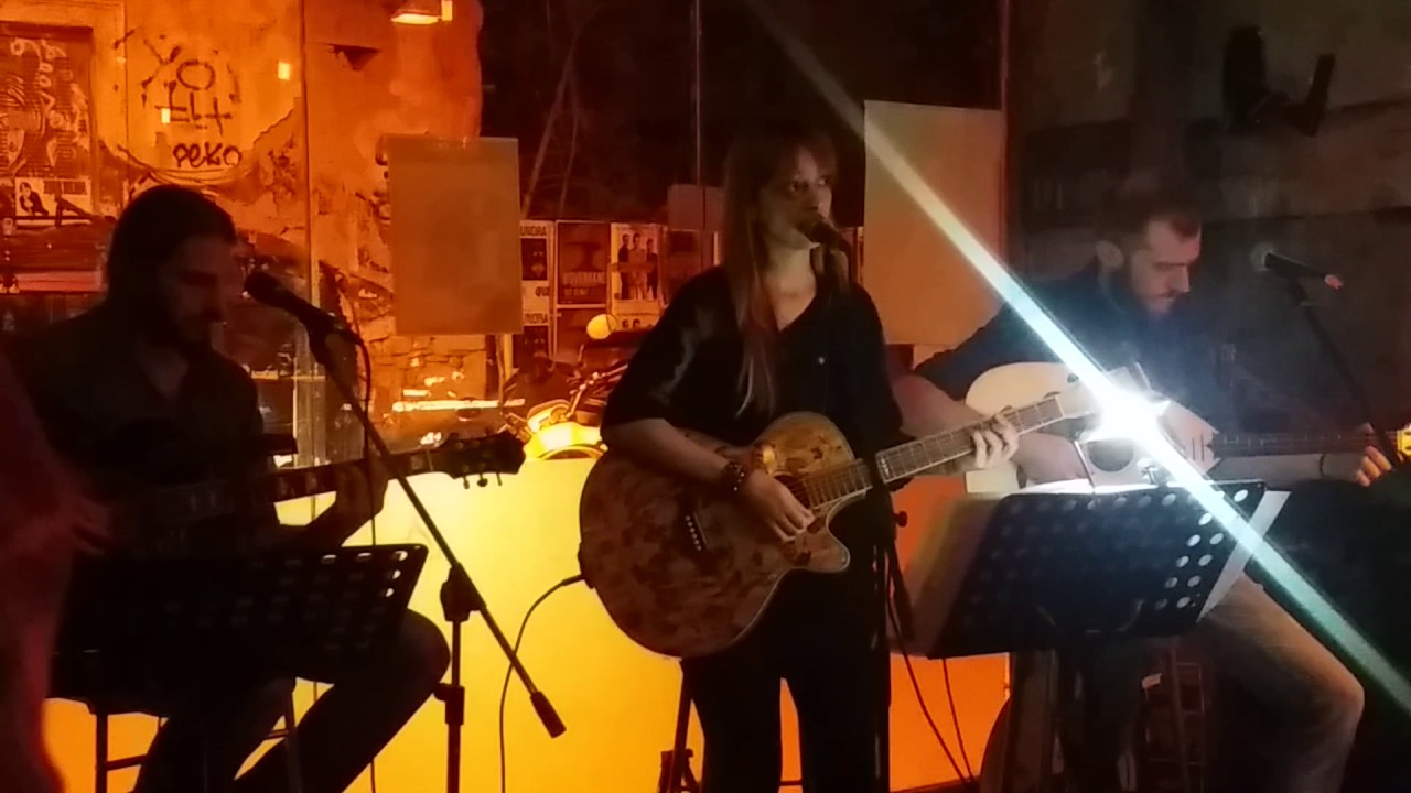 Μικρά Βεγγαλικά @Φλώρα Χρυσού On the Road Live Stage. - YouTube