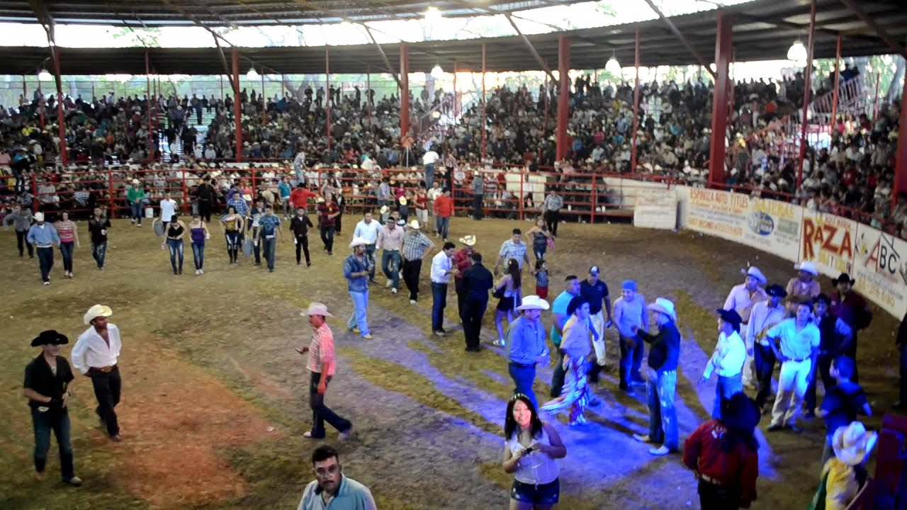 Las Tres Llamadas- Los Cuates de Sinaloa En Vivo - YouTube