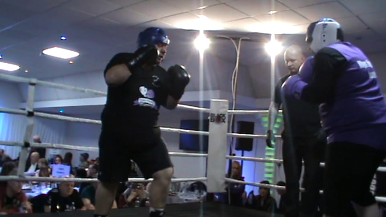 Rhys WWFC Jones Vs Simon Earp - YouTube
