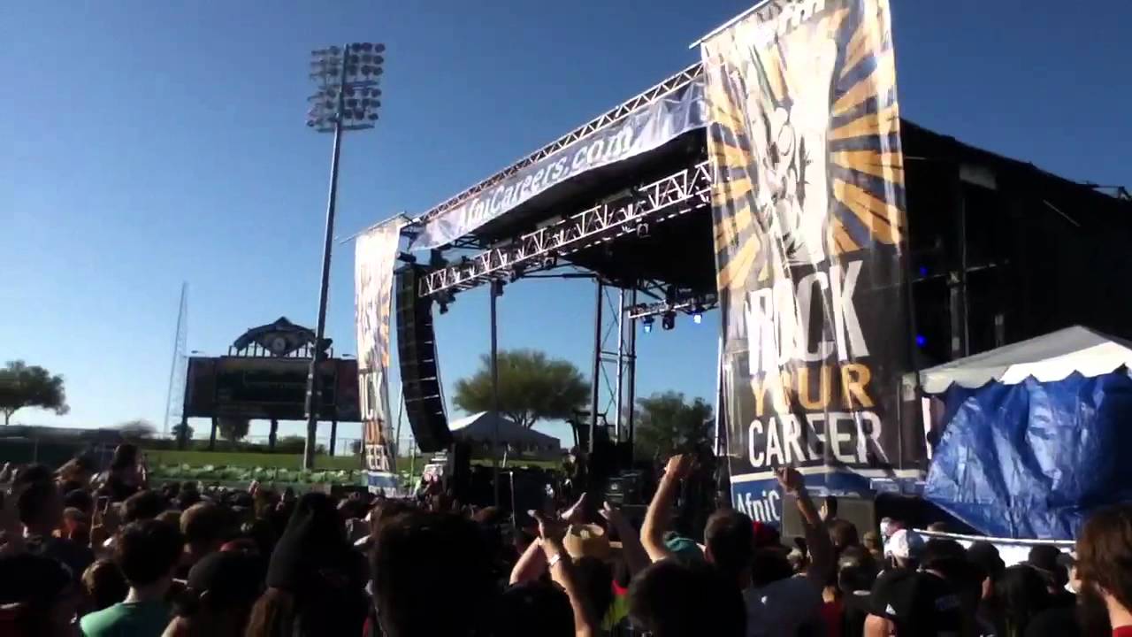 The pretty reckless Kfma day 2015 - YouTube