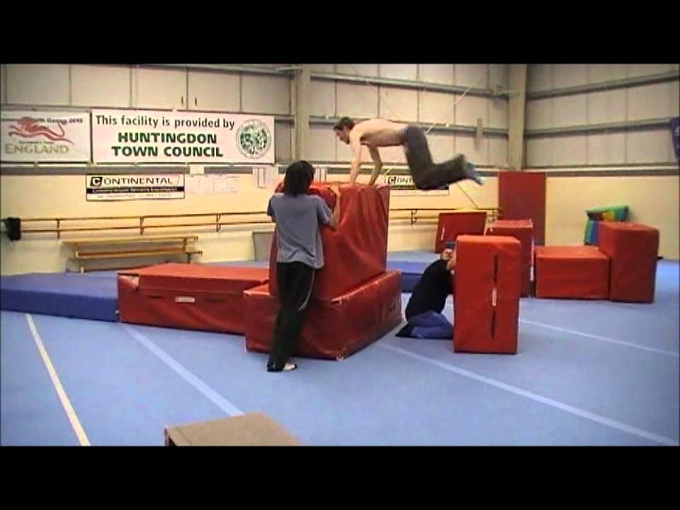 Huntingdon Olympic Gym Freerunning Session - YouTube