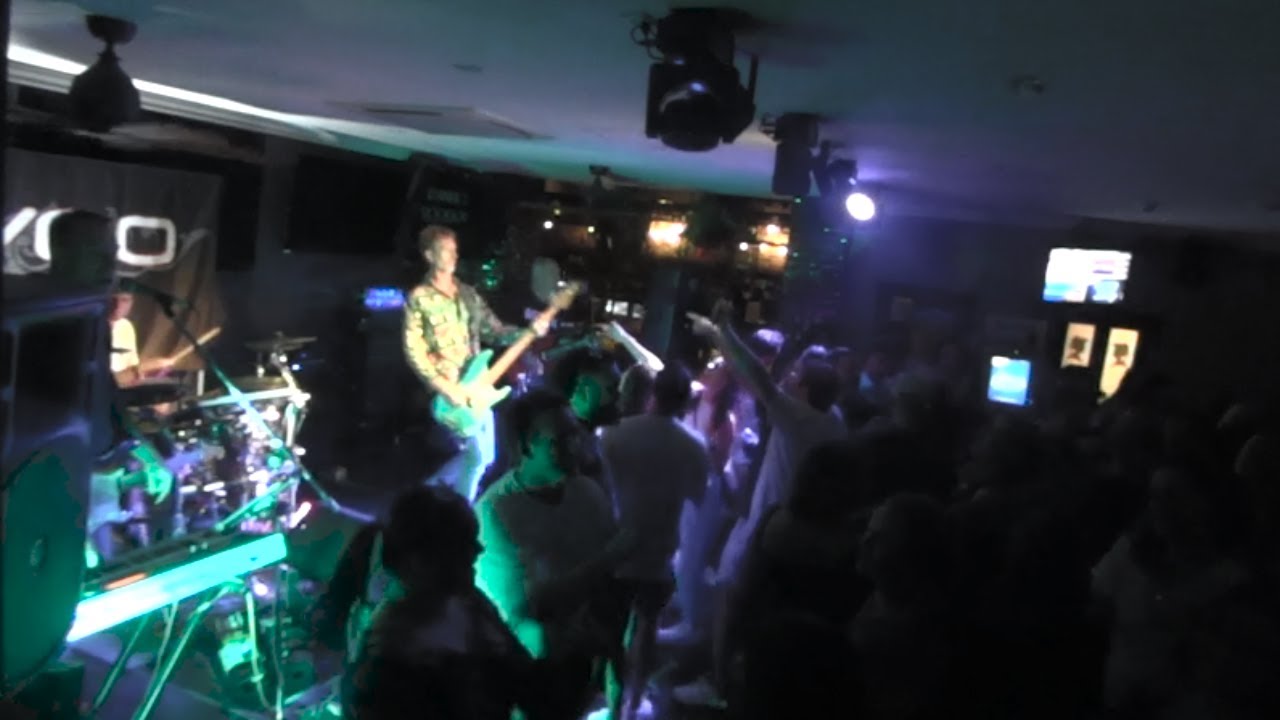 Shivoo: Believe (Cher) @ The Bayview Hotel, Woy Woy - YouTube