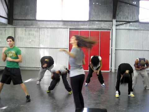 Blast From The Past: 16 year old Victoria Justice Rehearses \
