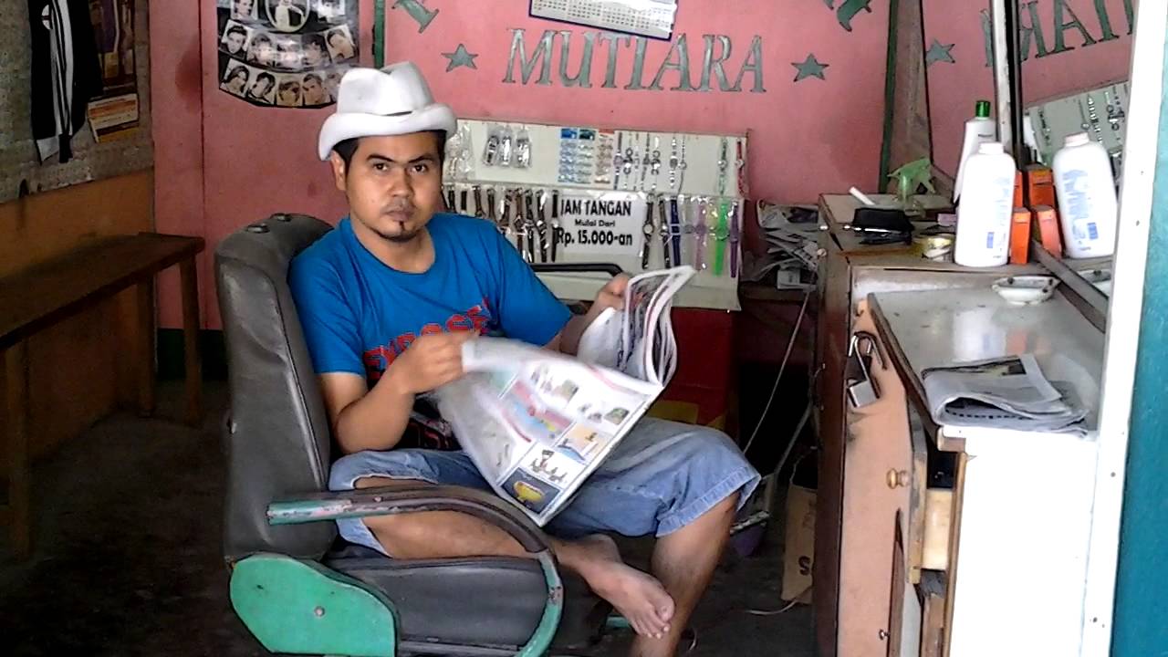 Hengki sit like a boss - YouTube