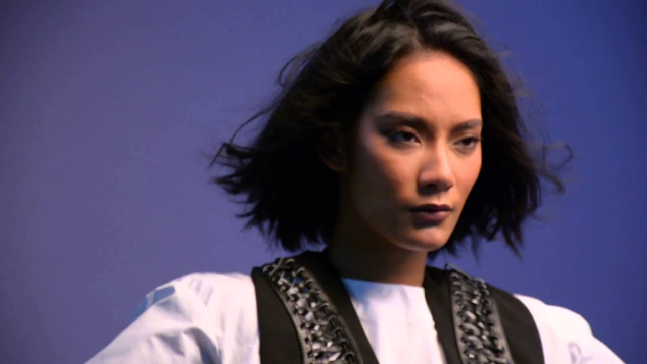 Tara Basro BTS Cover Photo Shoot for Dewi Maret 2016 - YouTube