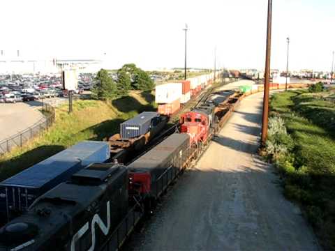 CN GP9RM units switching BIT - YouTube