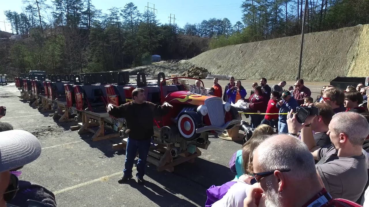 Lightning Rod Train Unveil Dollywood - YouTube