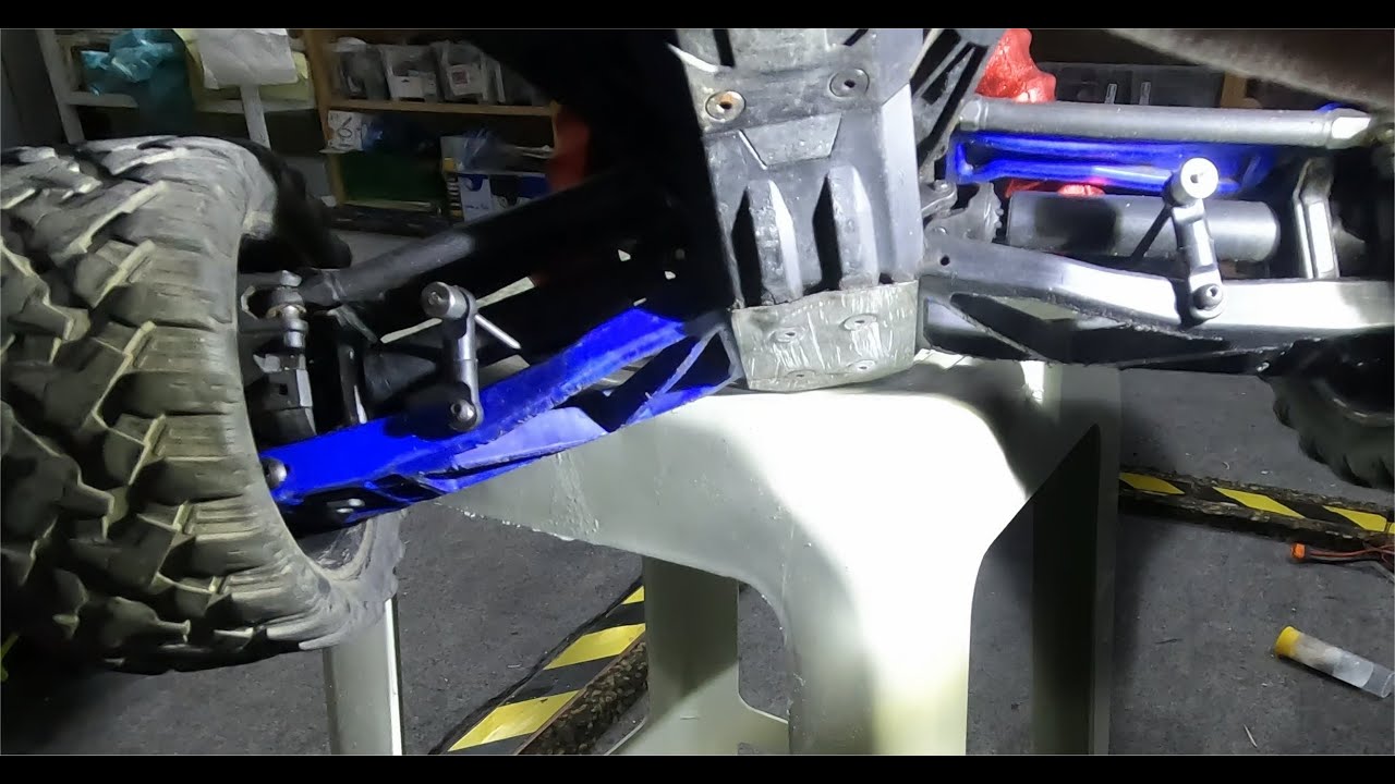 Traxxas Max 1/10 Sway bar install FRONT - YouTube