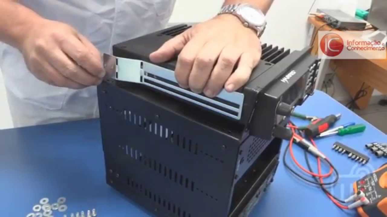 MONTEL - Montagem do rádio Harris M7300 no gabinete MTGAB3UG - Cod. 81. ...