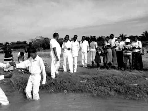Bautismo en el Río Yaque del Sur, Tamayo, RD - YouTube