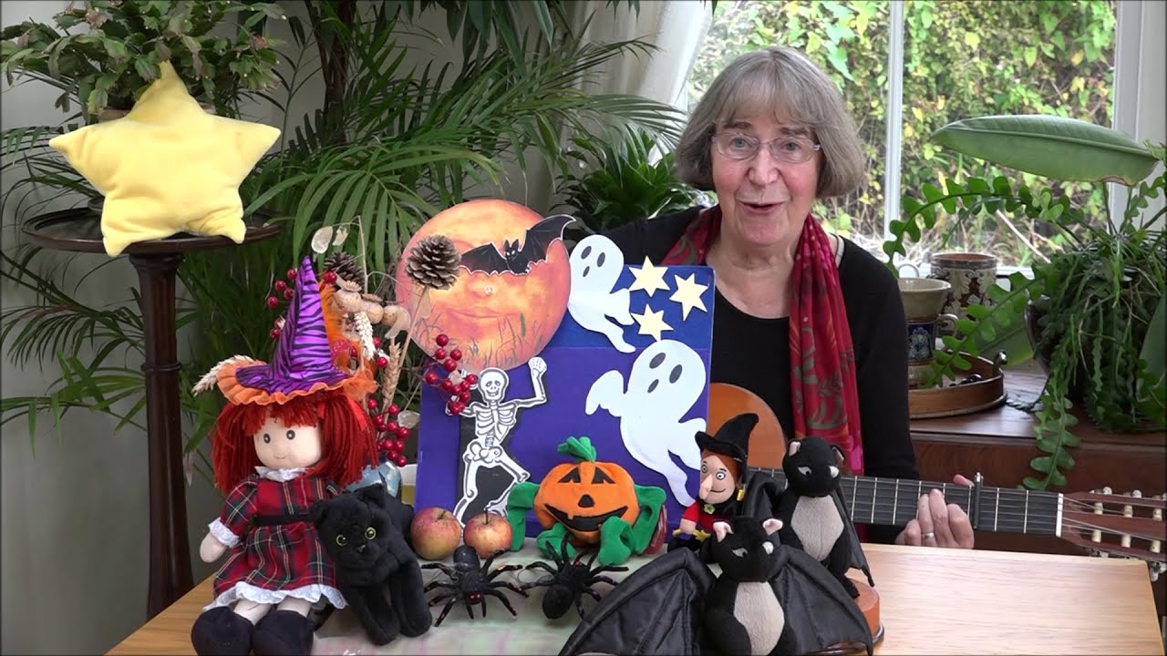 Fly little bats - an action rhyme for Halloween - YouTube