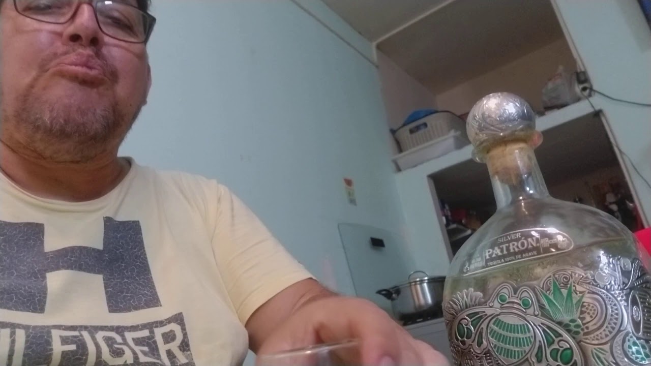 Calificando el grado de alcohol de mi guanchaca - YouTube
