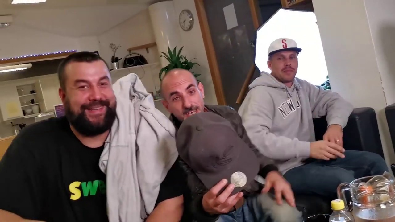 Aki, Dajanko och DJ Sai (Labyrint) - Shout out till Bezr! - YouTube