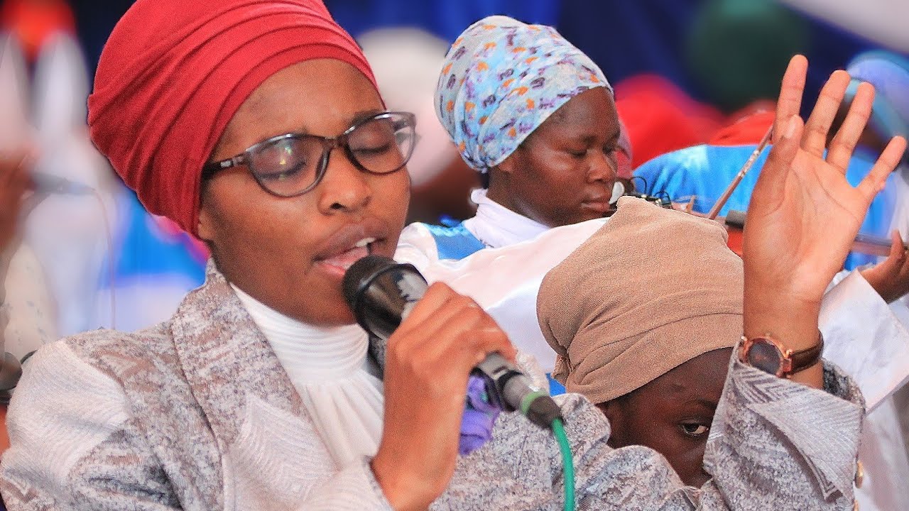 Moyo wangu by Chokaa Main Altar - YouTube