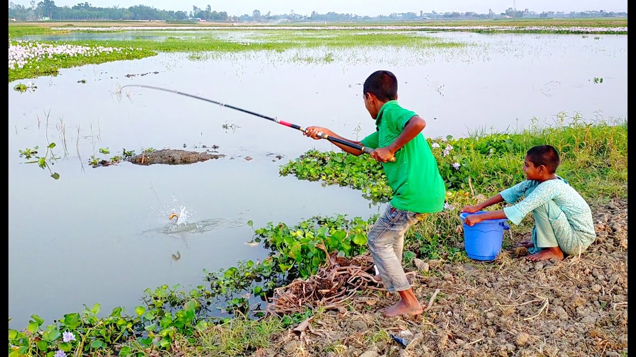 Best Fishing Video - Traditional Hook Fishing - Two Small Fish Hunter ...