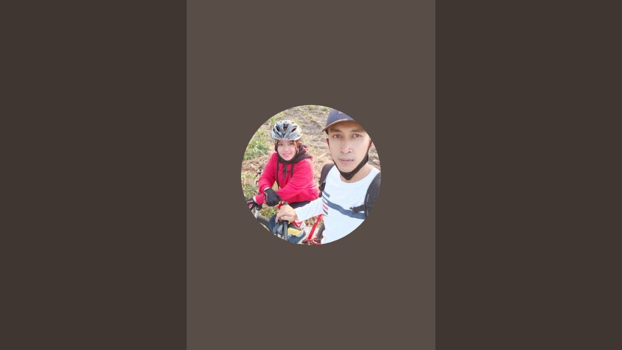 Jheng Rini Prihandoko Official sedang live sekarang! - YouTube