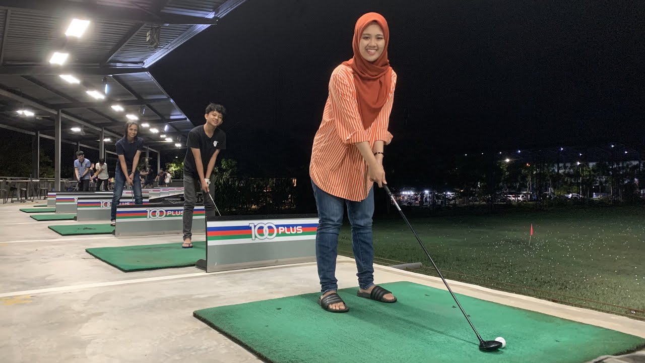 X Park Sendayan Golf Driving Range jam 11 pm - YouTube