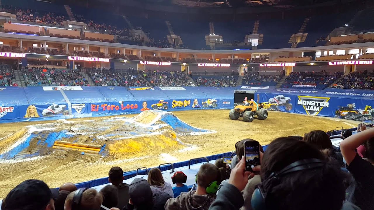 Monster Jam - Competition - YouTube