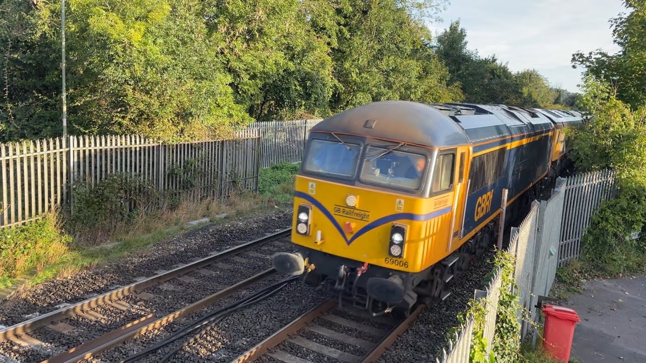 Class 69 + 66 | 69006 + 66750 + 66754 | Triple Header | GB Railfreight ...