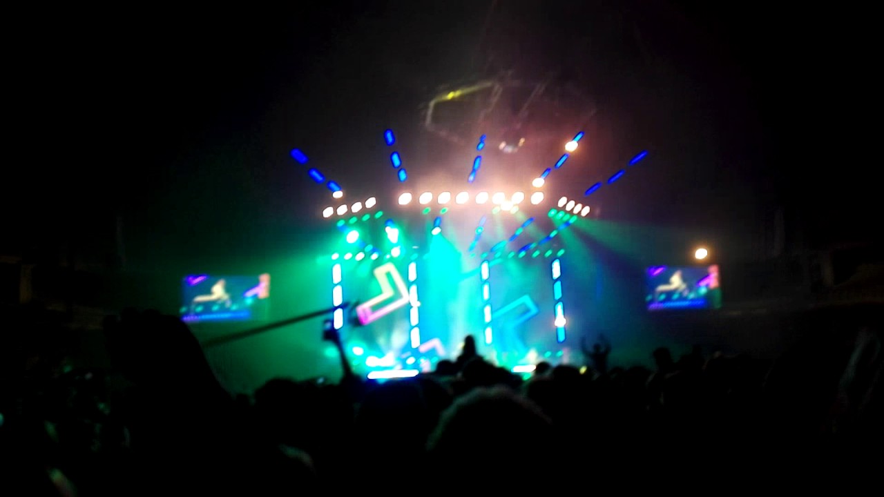 Rio-Netsky Live At Antwerp (Sportpaleis) - YouTube
