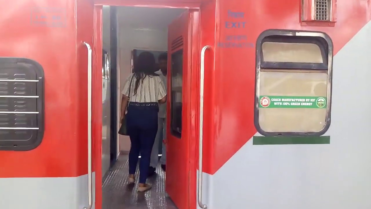 LHB rakes for Kerala Express - YouTube