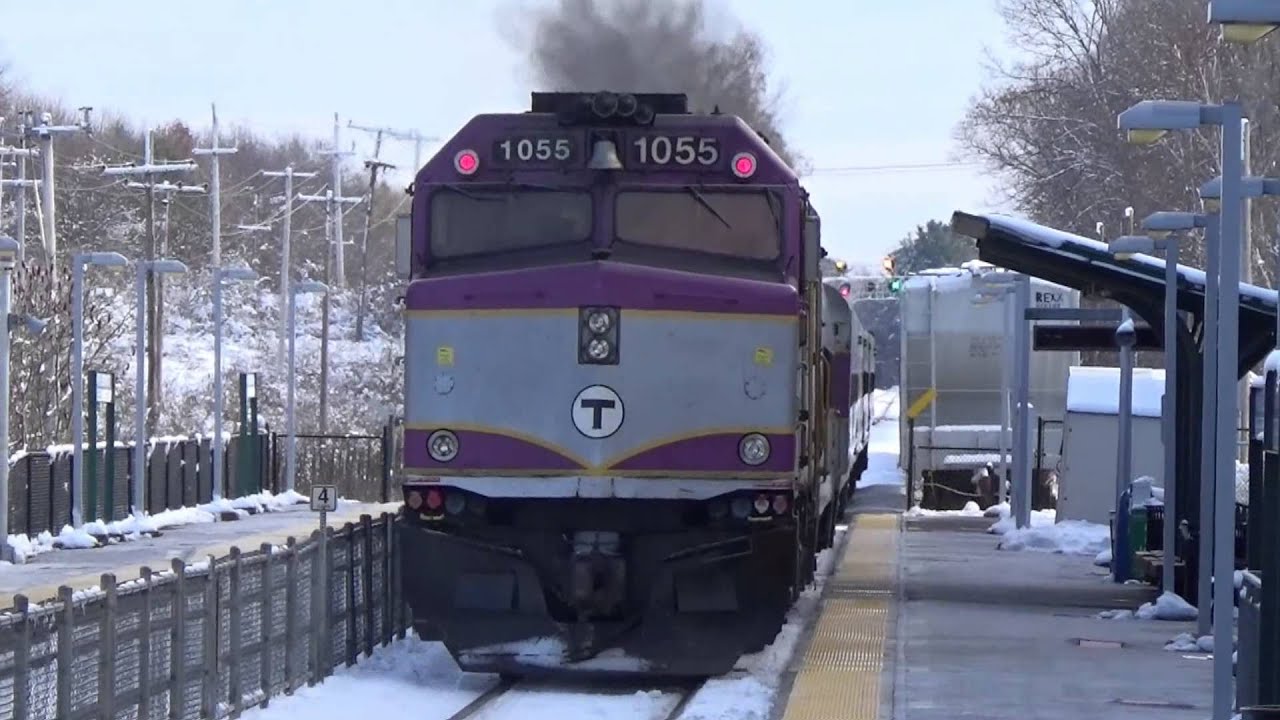 Leominster: MBTA Commuter Train (1055) Inbound to Boston @ Leominster ...