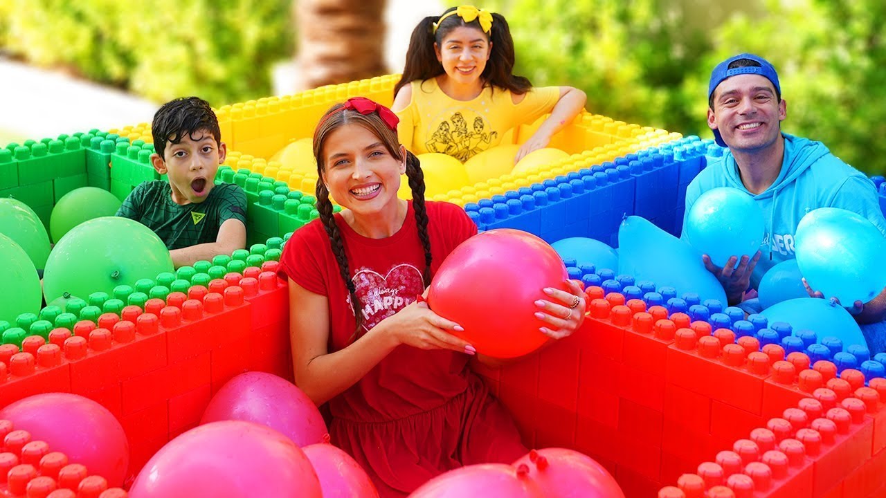 Jason और चार रंगों के पानी के गुब्बारे चुनौती | Jason Vlogs Hindi - YouTube