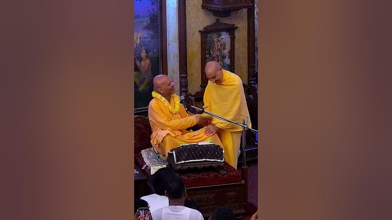 HH Radhanath Swami Maharaj and HH Bhakti Rasamrita Swami Maharaj at ISKCON Chowpatty - YouTube
