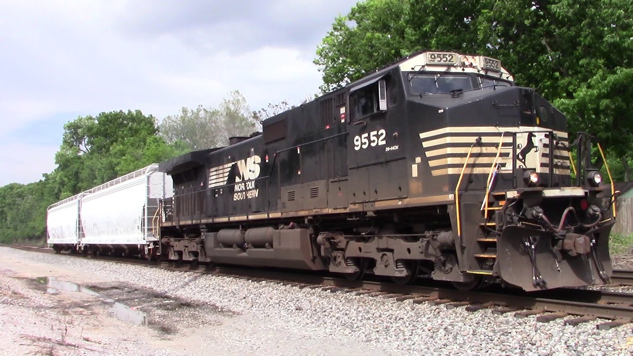 NORFOLK SOUTHERN GE D9-44CW Southbound Local Freight - YouTube