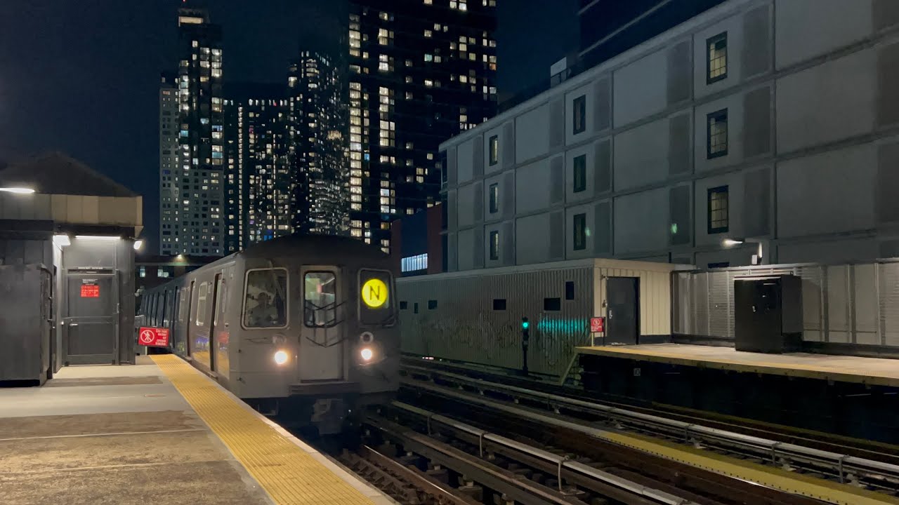 (N) & (W) Train Action at 39th Avenue-Dutch Kills - YouTube