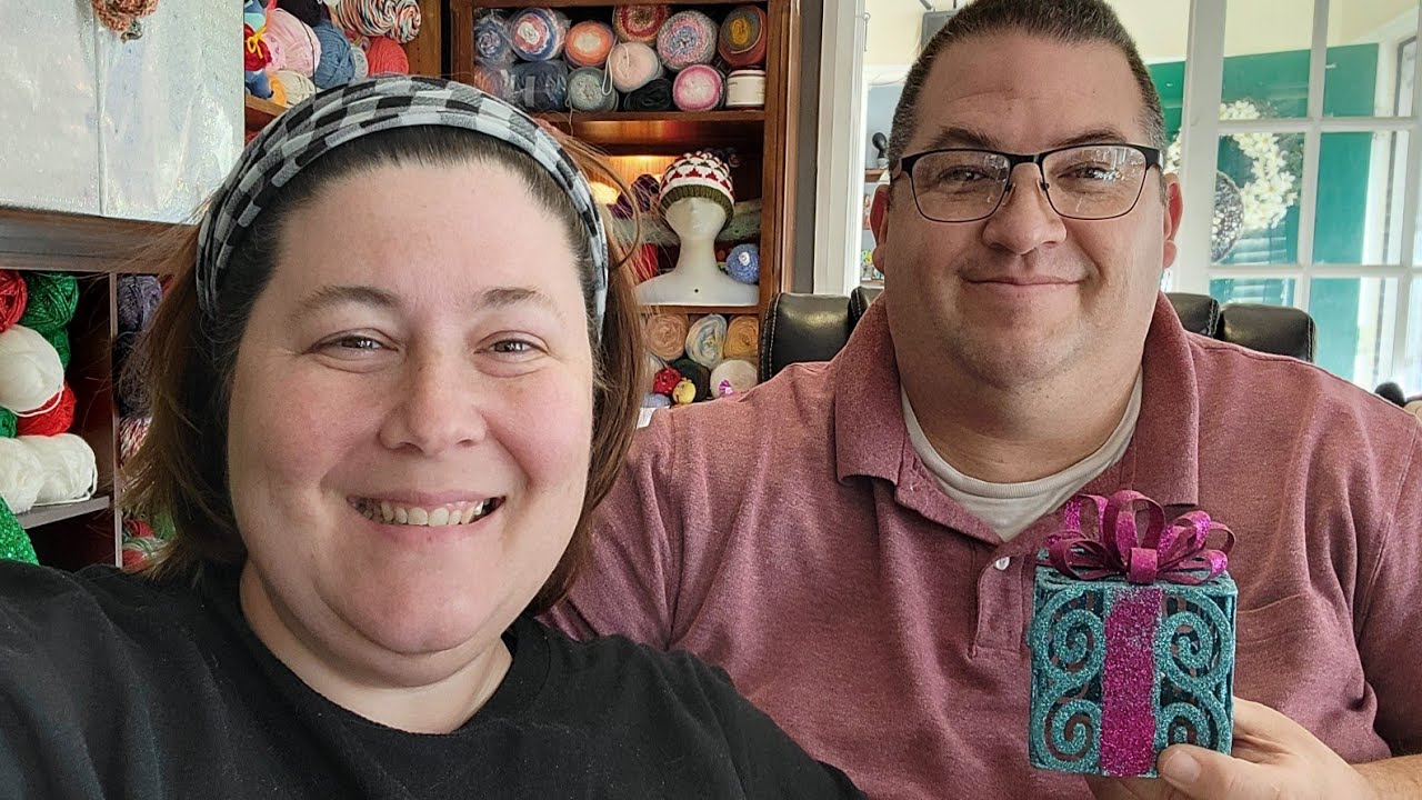 How to shop for a Yarny spouse - YouTube