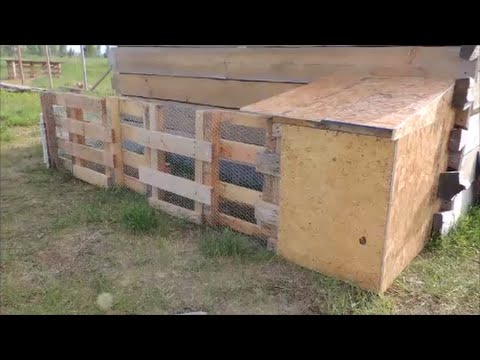 DIY FREE Brooder Pen - YouTube