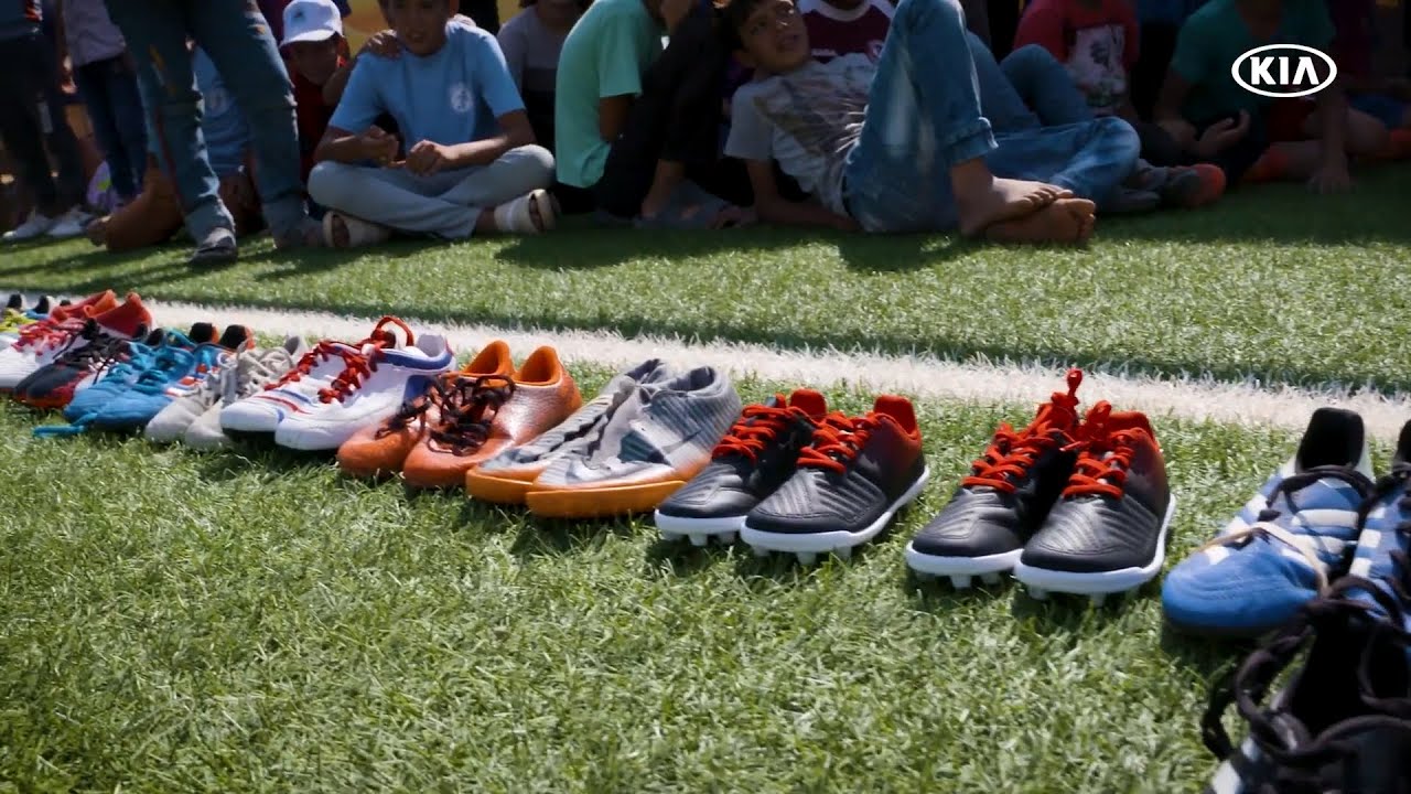 UEL Trophy Tour 2020 Showreel | UEFA Europa League | Kia - YouTube