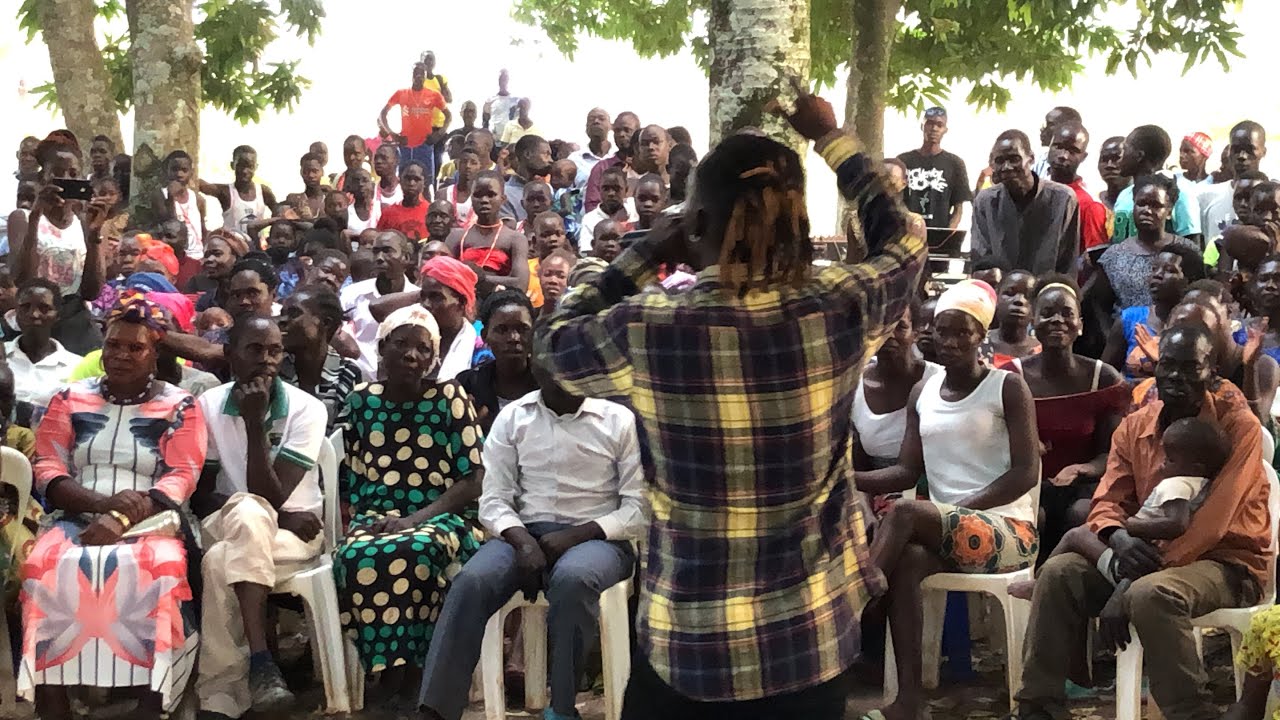 EEZZY performing Live At Pamina Noo Village :Gen Charles Otema Awany ...