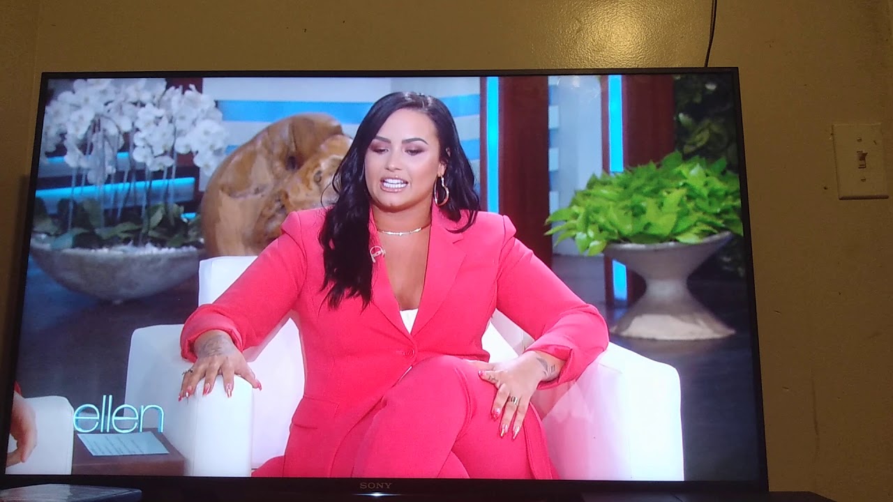 On Ellen guest host Demi opening to Justin - YouTube