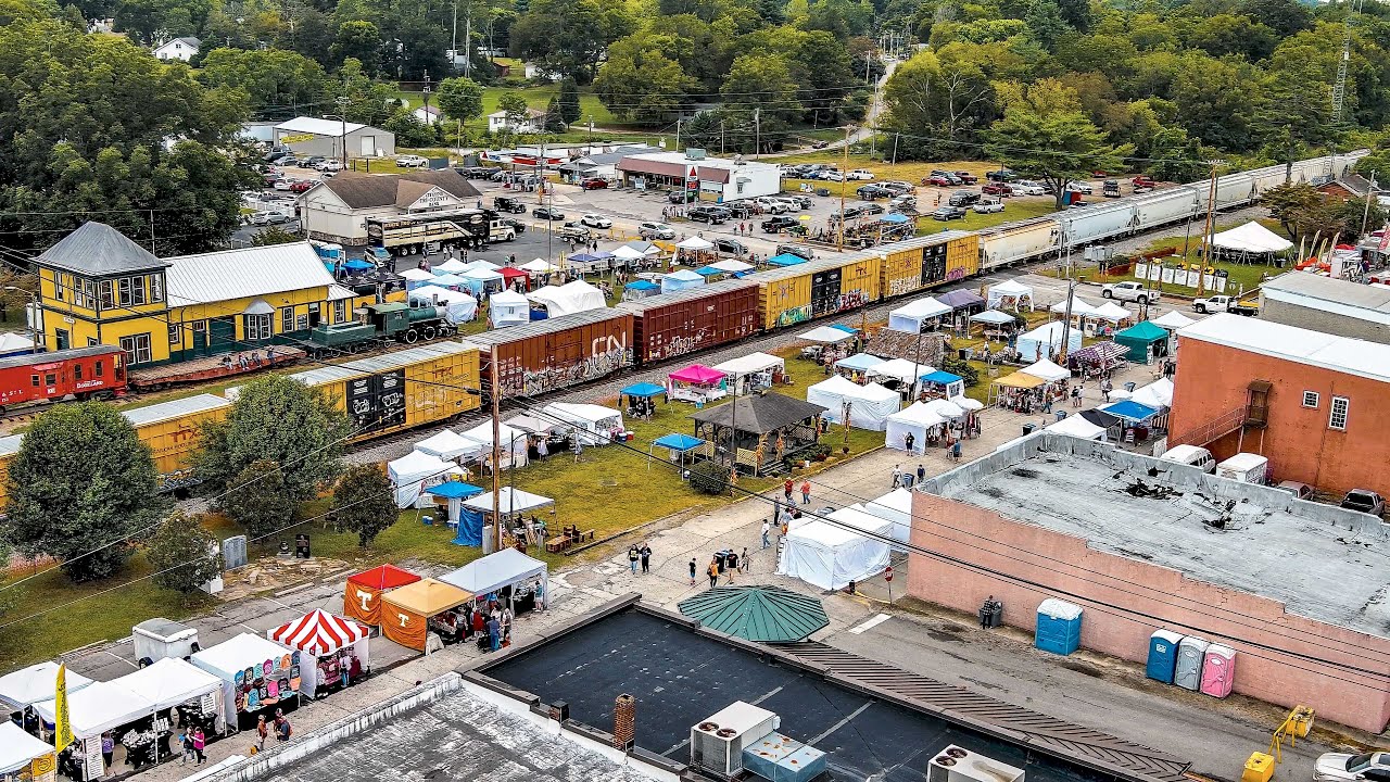 A Modern-day Mayberry (Fall Heritage Festival, Cowan, Tennessee, Lumix ...