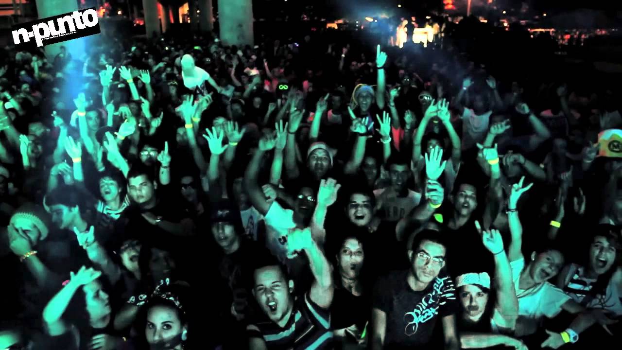 Steve Aoki Live Puerto Rico 2012 - YouTube