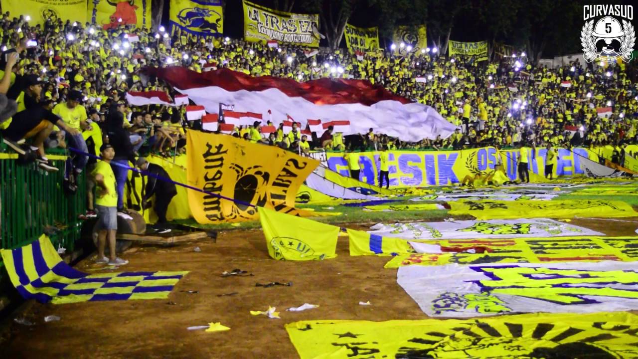 Ultras Gresik : FROM GRESIK TO INDONESIA #RI71 - YouTube