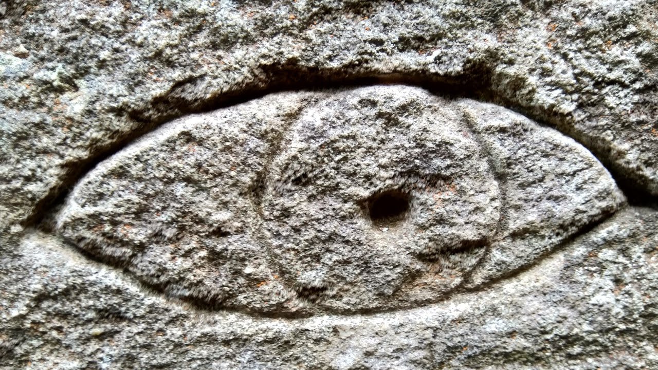 Gosford Glyphs and Aboriginal Carvings - YouTube