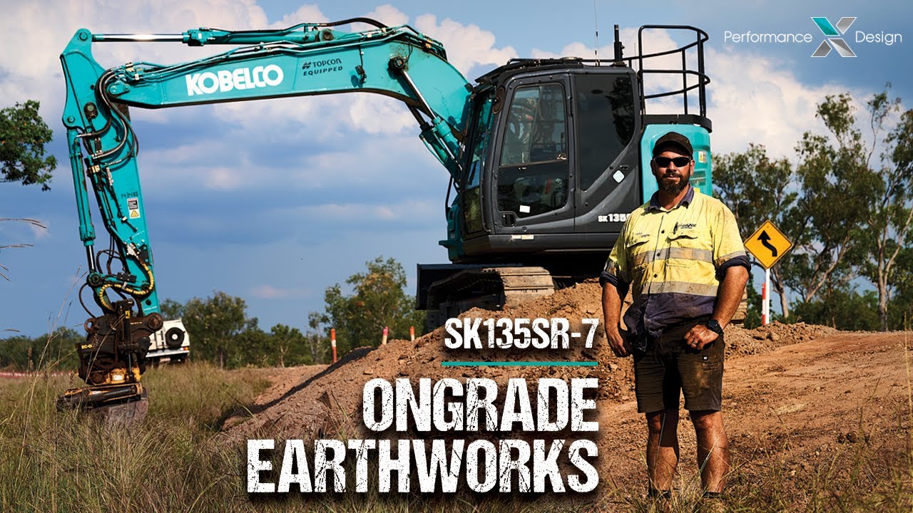 Ongrade Earthworks takes delivery of a new Kobelco SK135SR-7 - YouTube