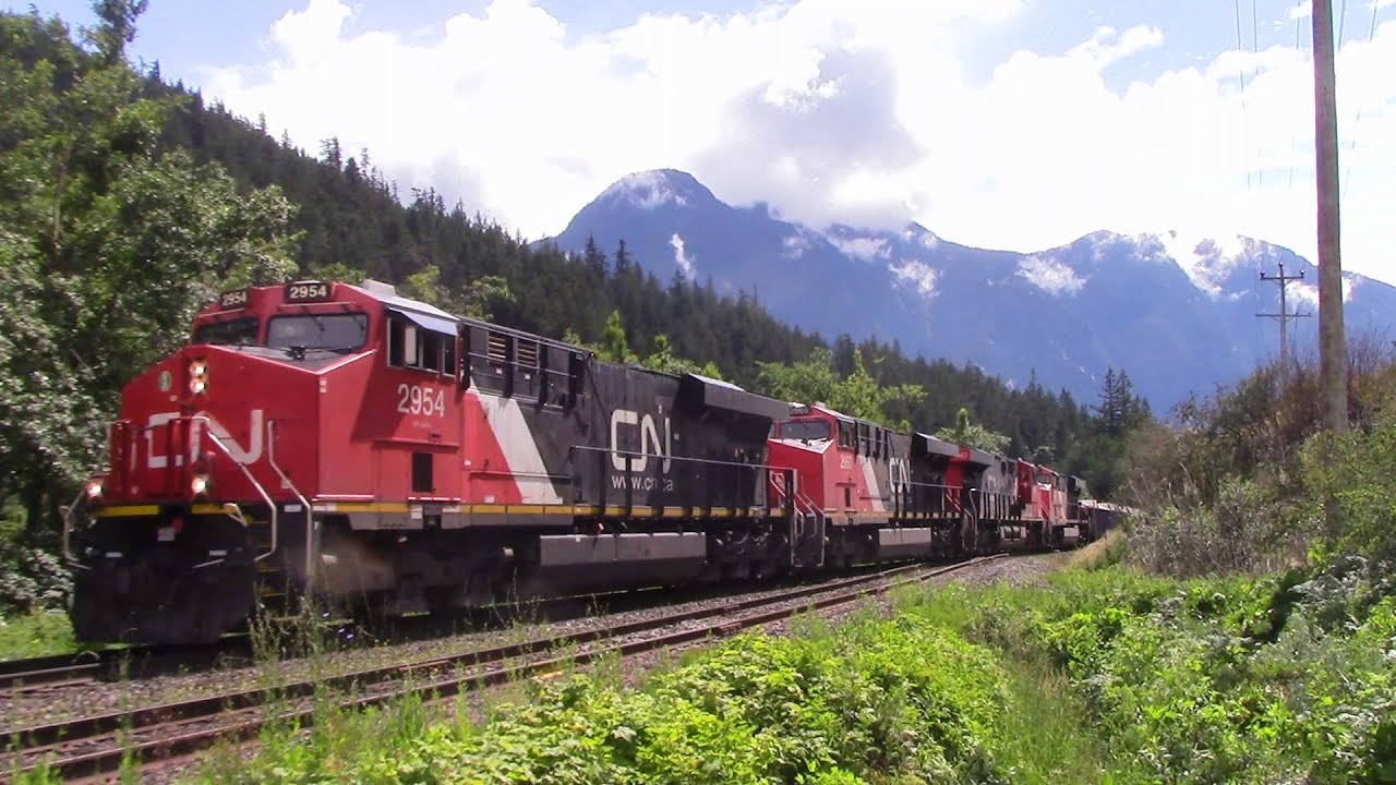 Long CN Train 354 near Hope, BC (June 10, 2016) - YouTube