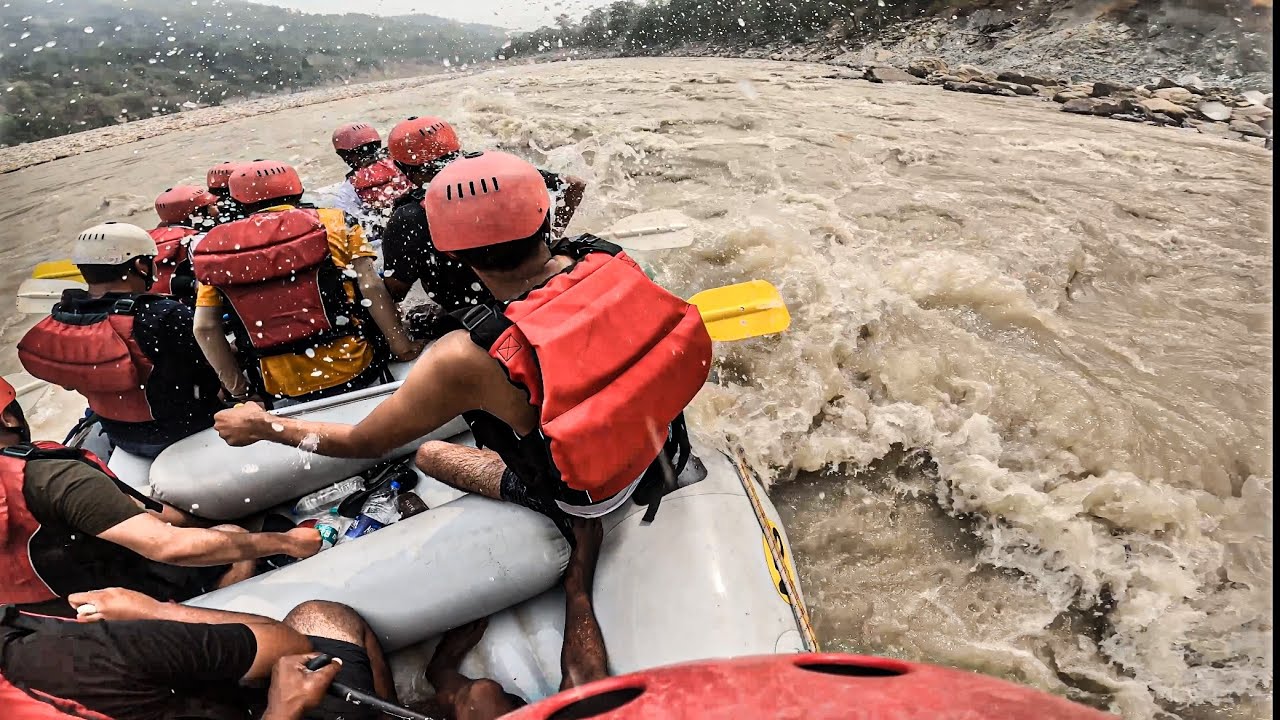 River Rafting 2022:River Rafting in Tanakpur😍| Waves dekh kar halat ...