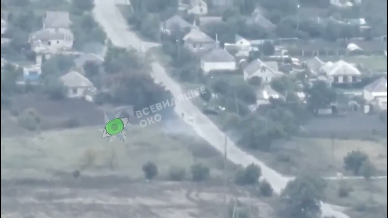 Battle of Lyman: Ukrainian BTR of the 81st Airmobile Brigade blocks the ...