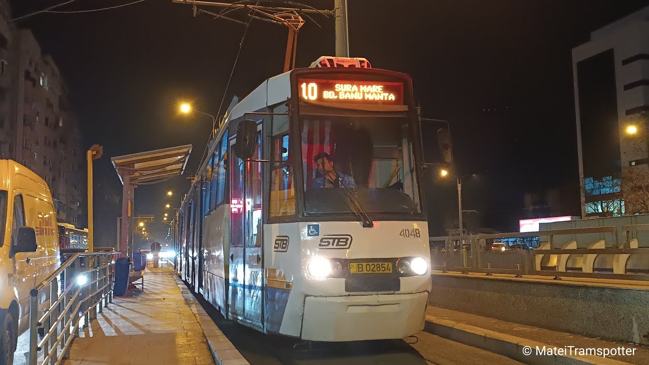 Tramvaiul V3A-93 CH PPC 4048 împrumutat pe linia 10 părăsind stația ...