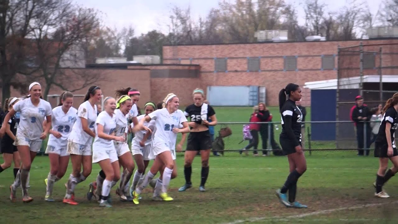 Freehold Township's Lacey Powell nods in Nicole Whitley corn - YouTube